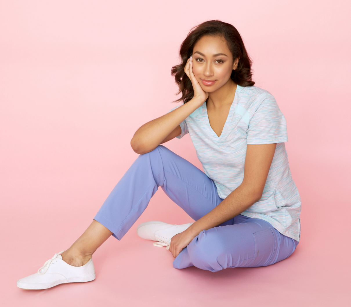 How to Choose the Right Scrubs for Your Body Type – AP-UNIFORMS